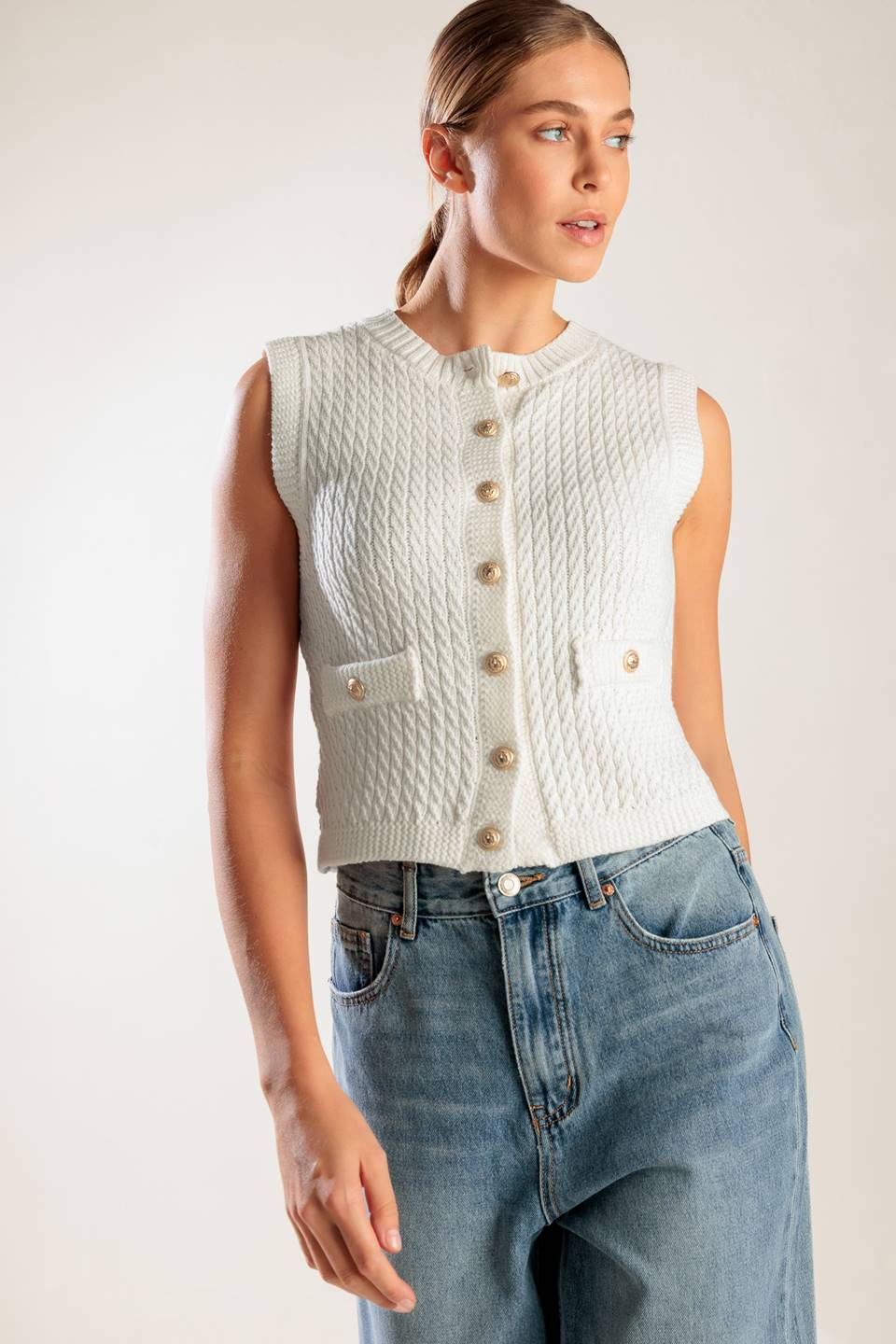 Crisp White Sweater Knit Vest – v o g l i o